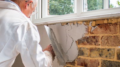 Rising damp signs, causes and treatment